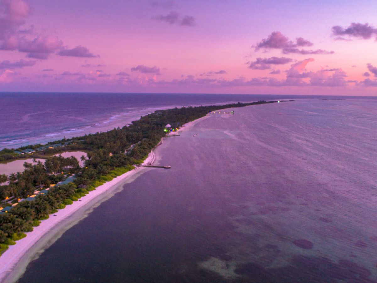 Visit Maldives - Resorts > Canareef Resort Maldives